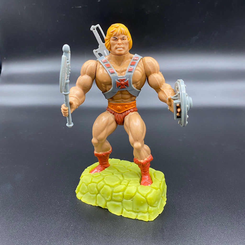 He-Man stands – echo base collectibles