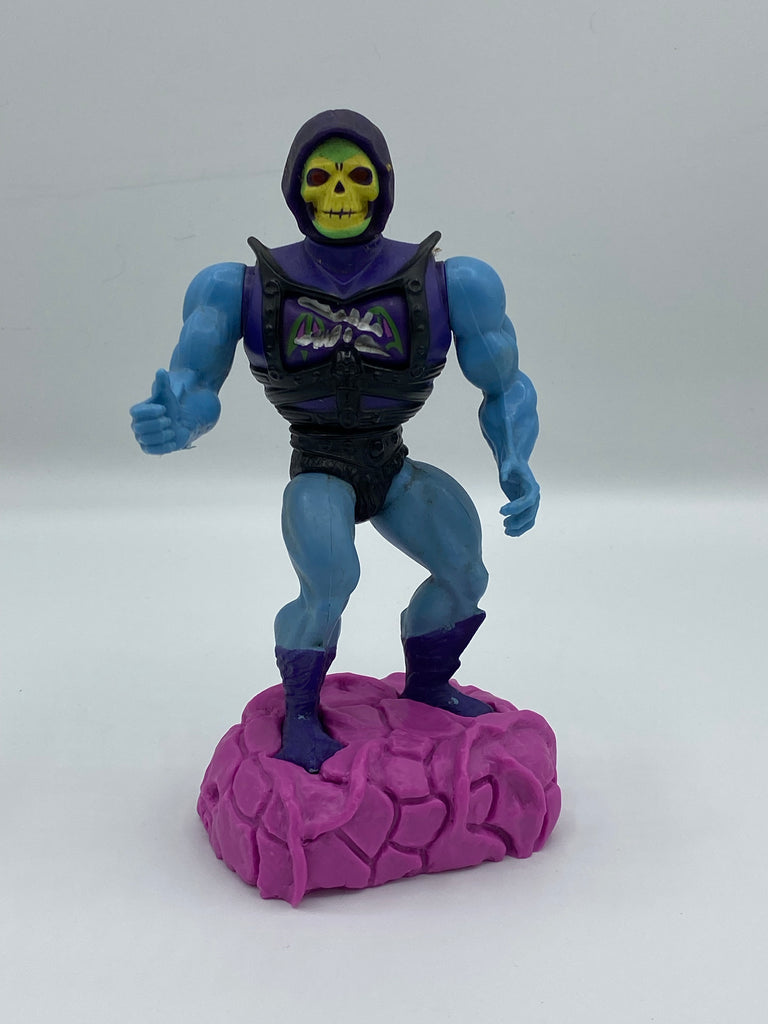 Skeletor foot mold stands – echo base collectibles